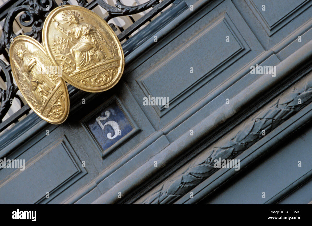 Symbol of the French Republic on a gate in Paris Stock Photo - Alamy