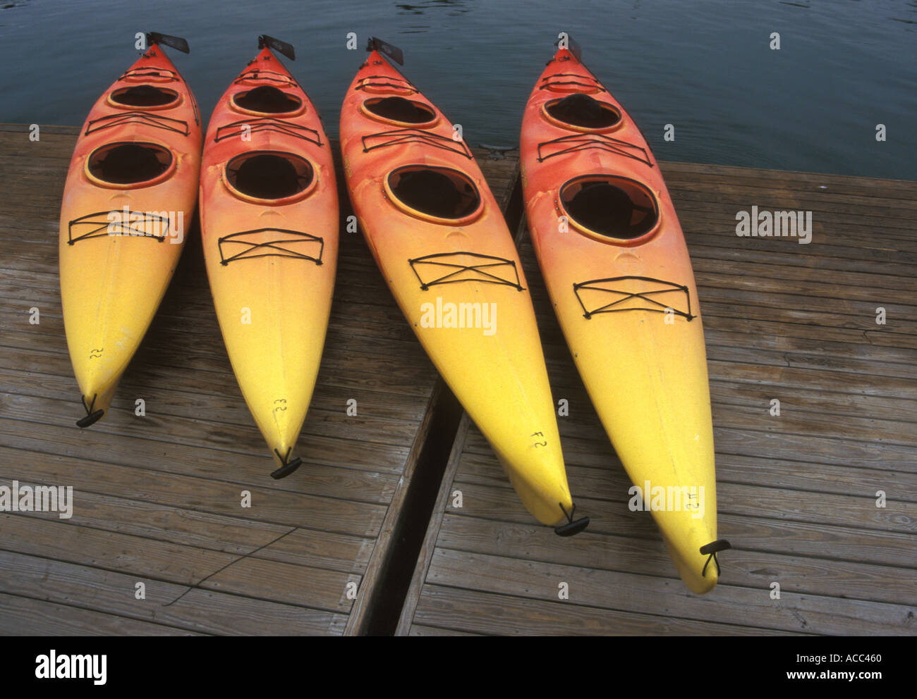 4 kayaks hi-res stock photography and images - Alamy