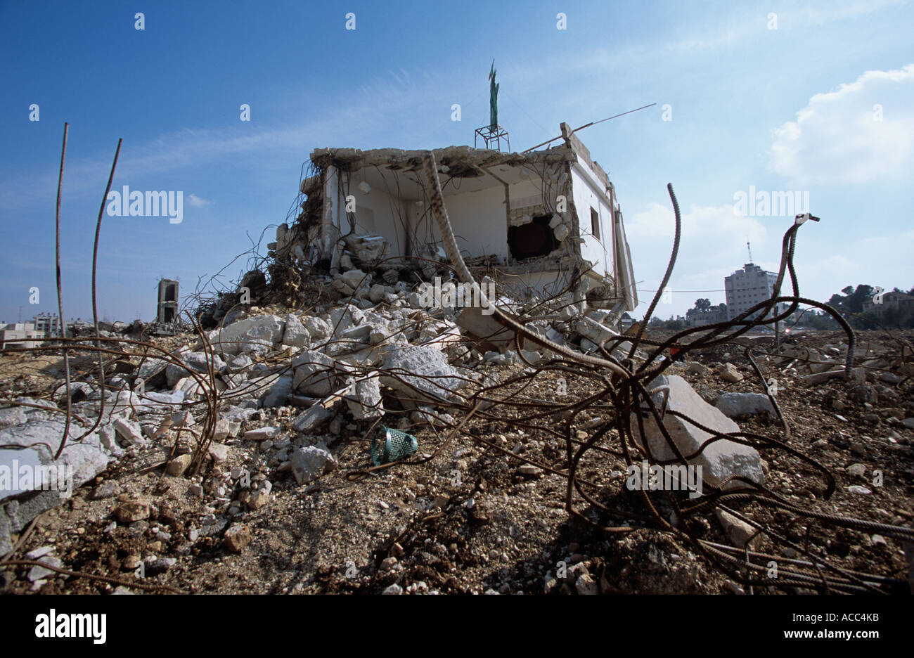 Ramallah Muqata with statue of liberty in Hebron Stock Photo - Alamy