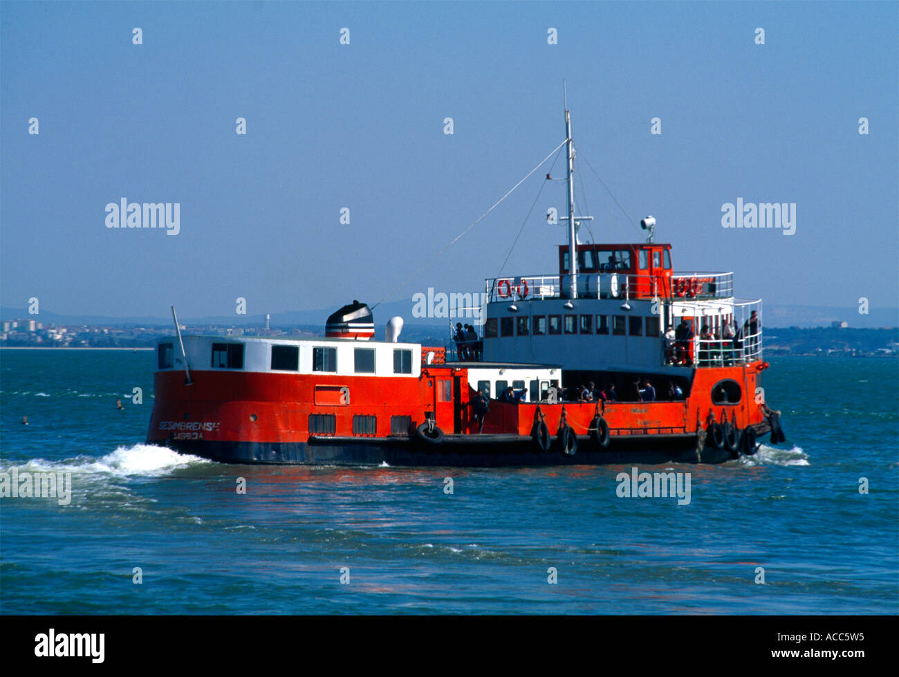 Lisbon portugal ferry boat cacilhas hi-res stock photography and images ...