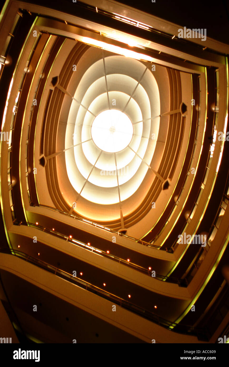 Glass atriums hi-res stock photography and images - Alamy