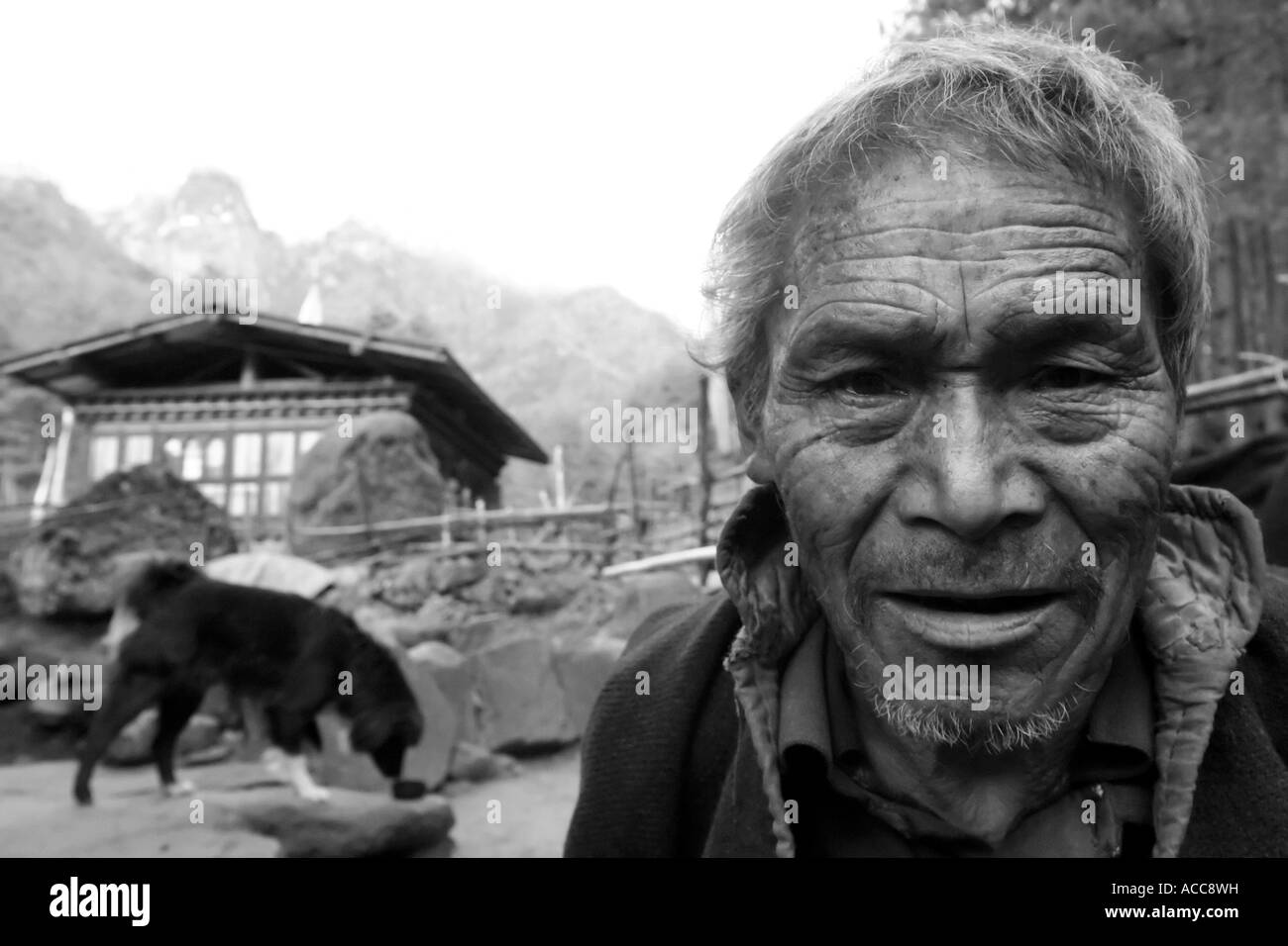 Nepal old man Black and White Stock Photos & Images - Alamy