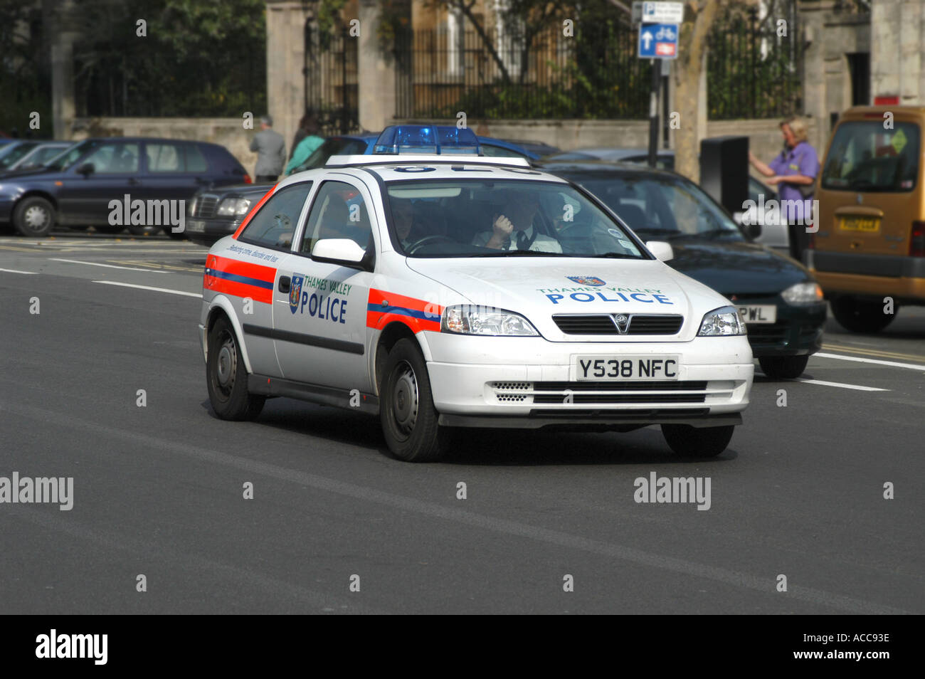 Thames valley police car hi-res stock photography and images - Alamy