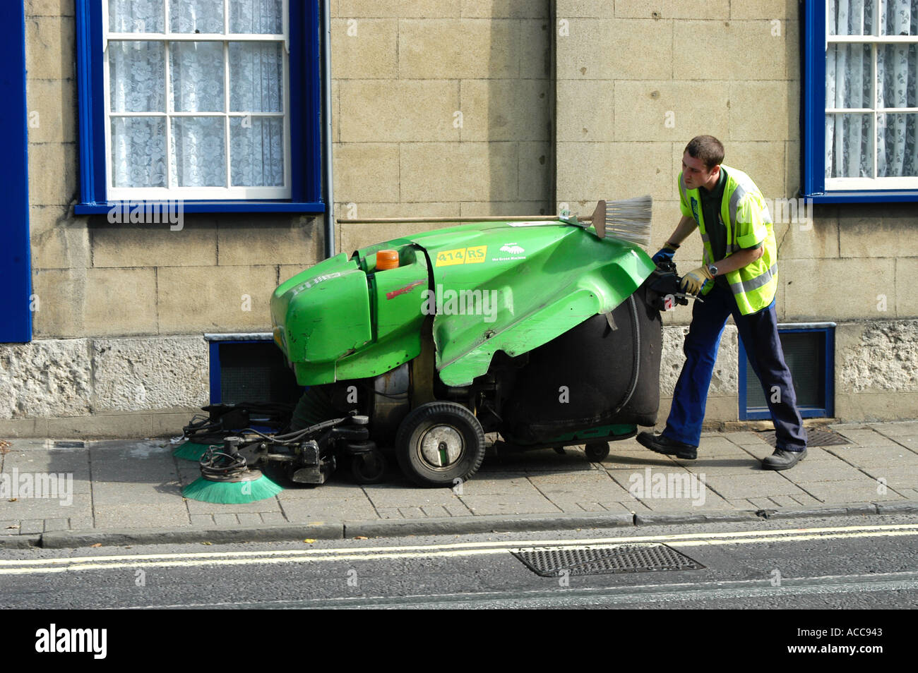 Sweeping the streets of Oxford Stock Photo - Alamy