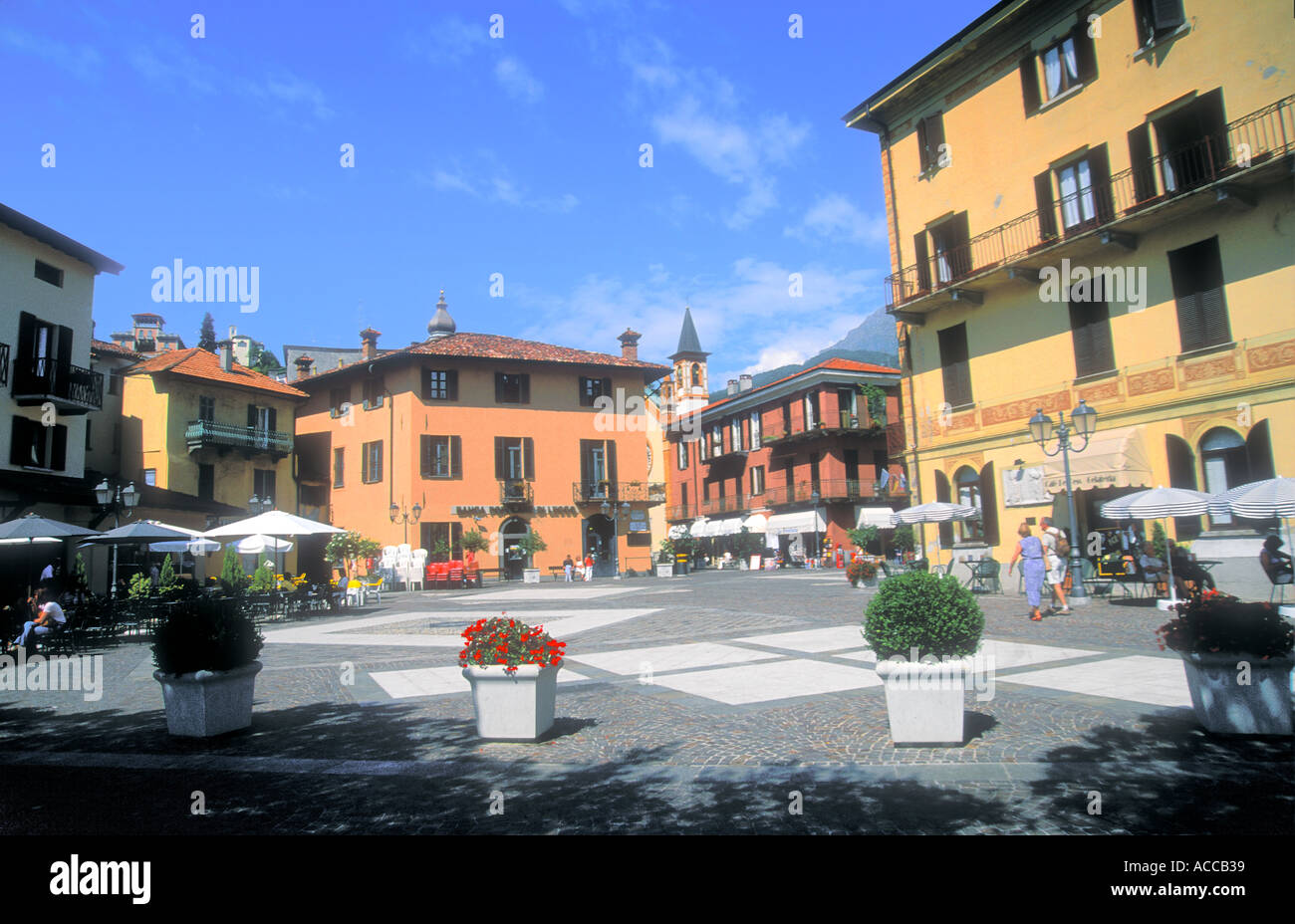 The village piazza at Menaggio Lake Como Italy Stock Photo - Alamy