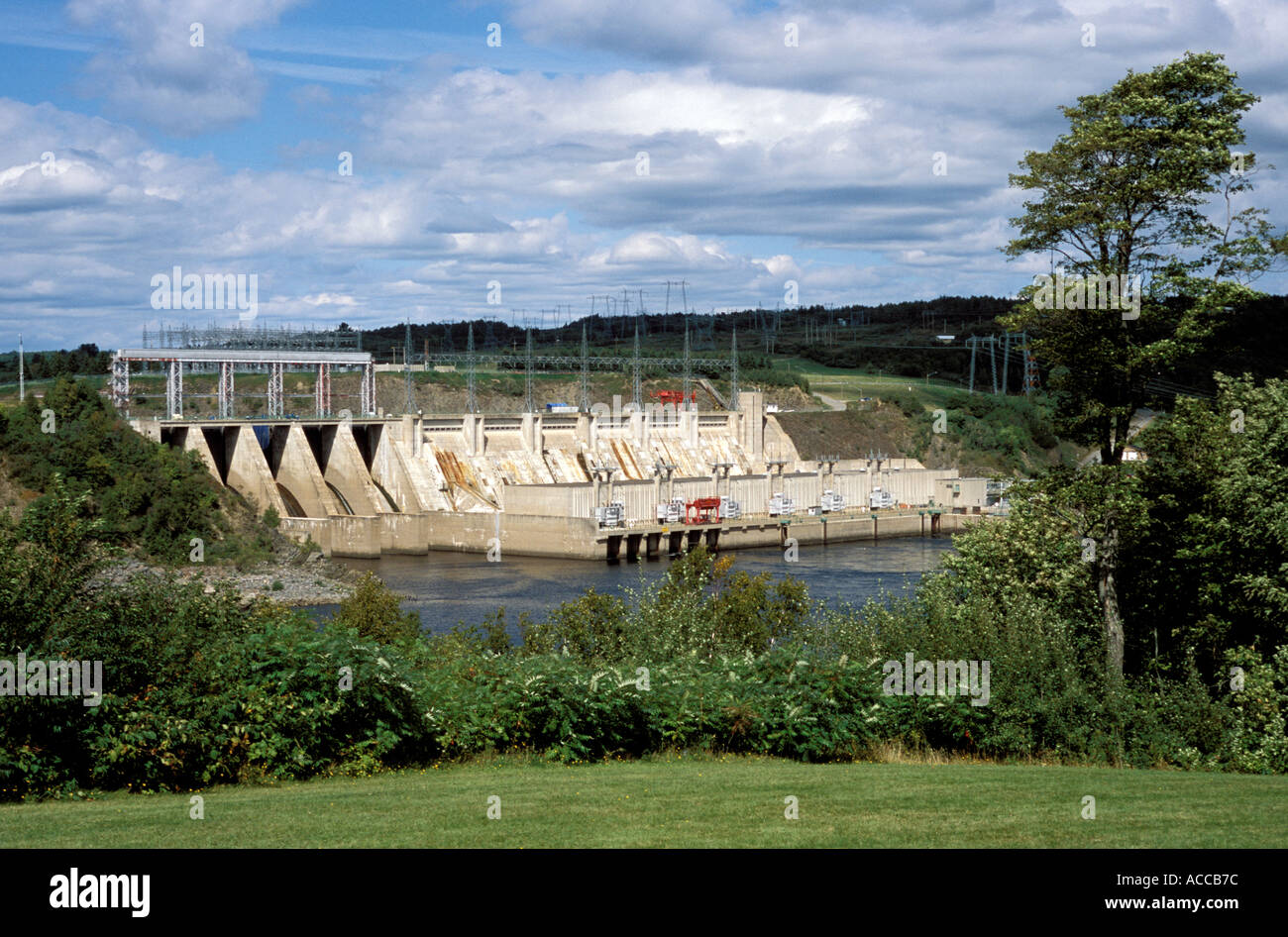 Mactaquac dam hi-res stock photography and images - Alamy