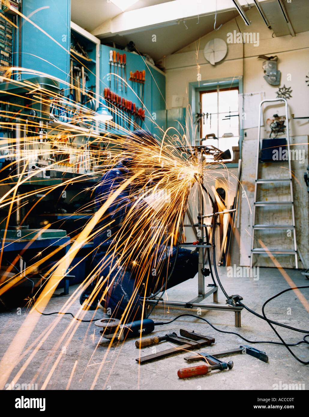 A man welding Stock Photo - Alamy