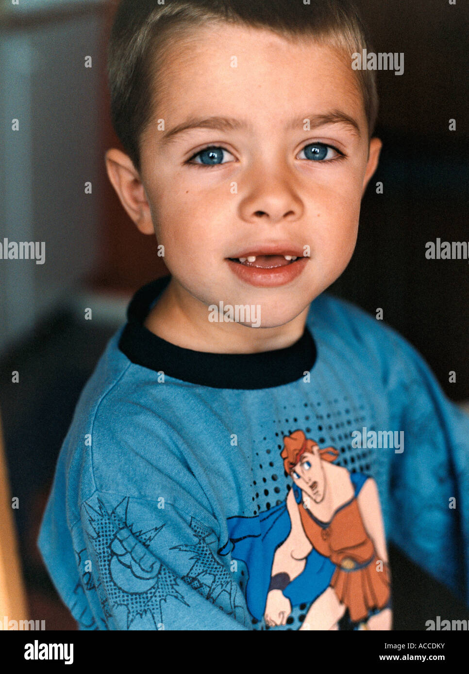 Toothless boy hi-res stock photography and images - Alamy