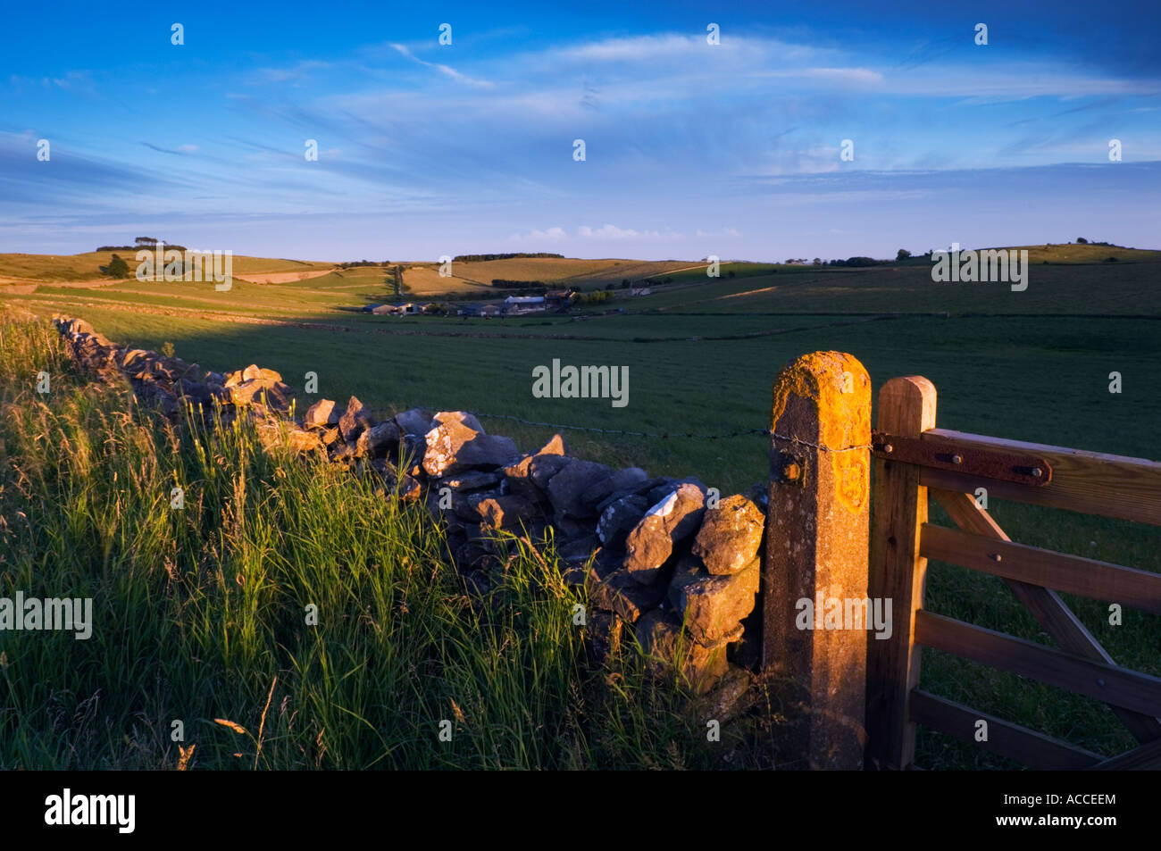 Minninglow peak district hi-res stock photography and images - Alamy
