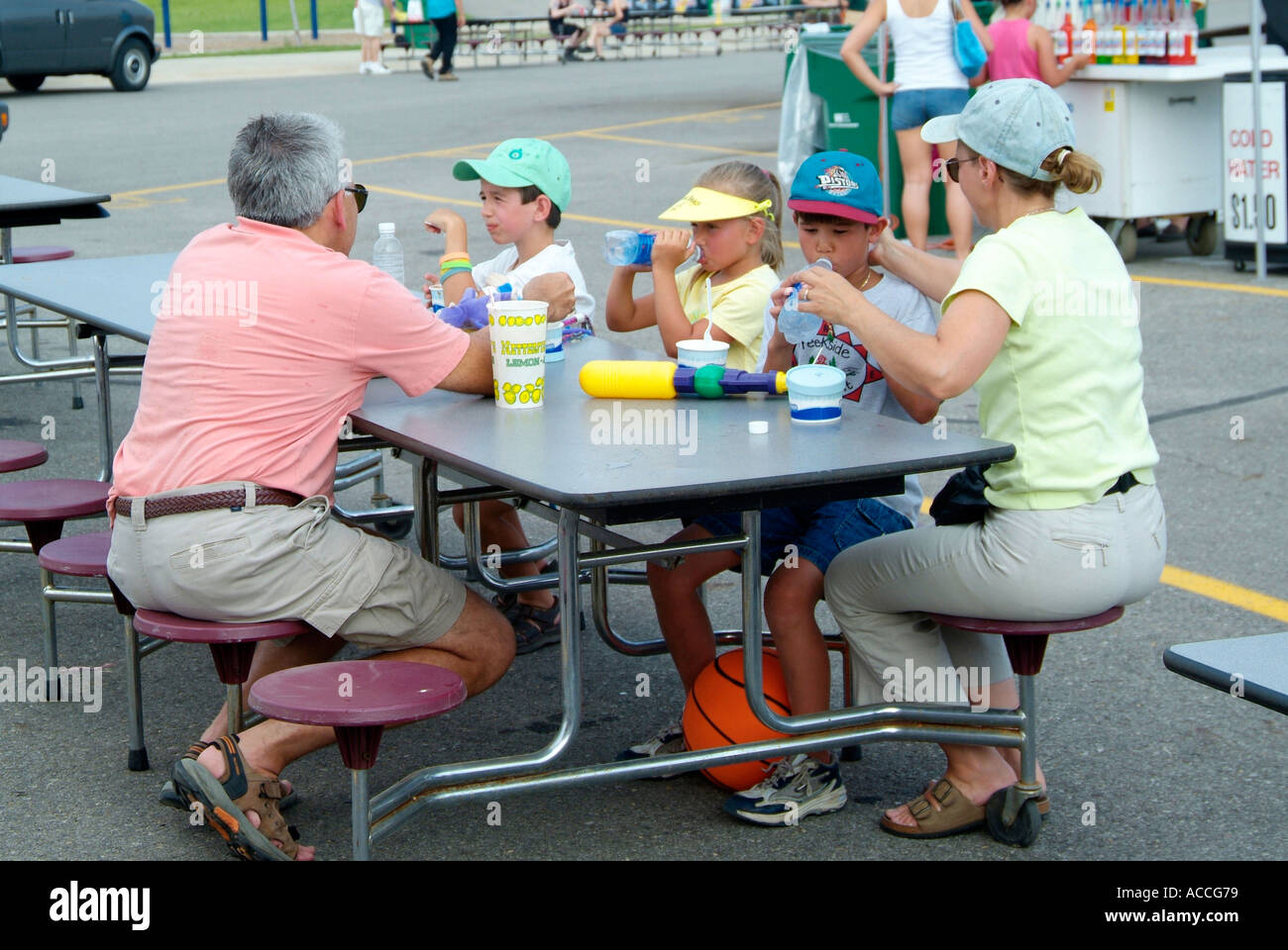 Starving family hi-res stock photography and images - Alamy