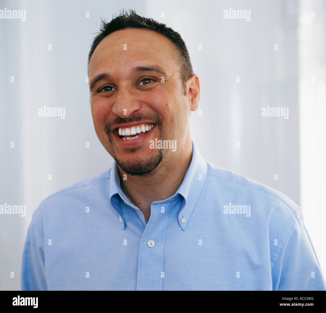 Portrait of a smiling man Stock Photo - Alamy