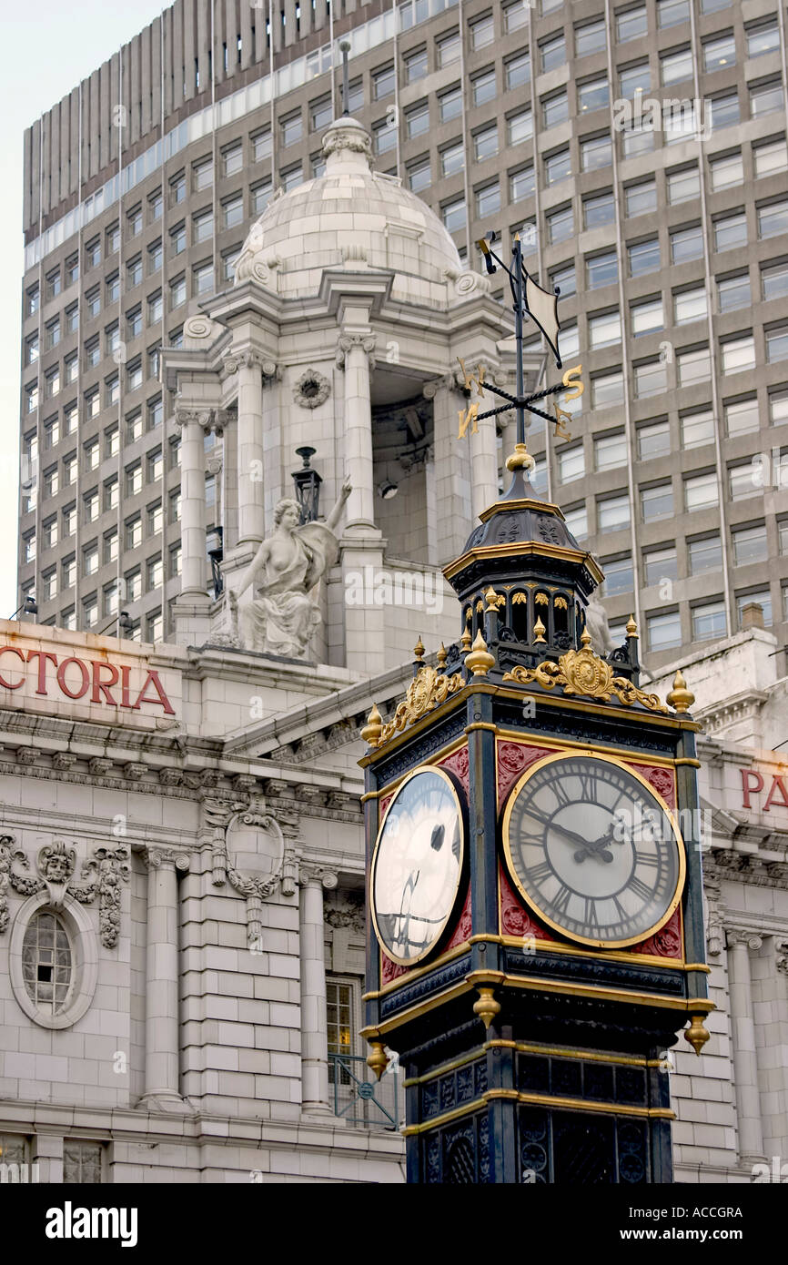 Victoria Palace theatre and Little Ben clock London SW1 England Stock ...