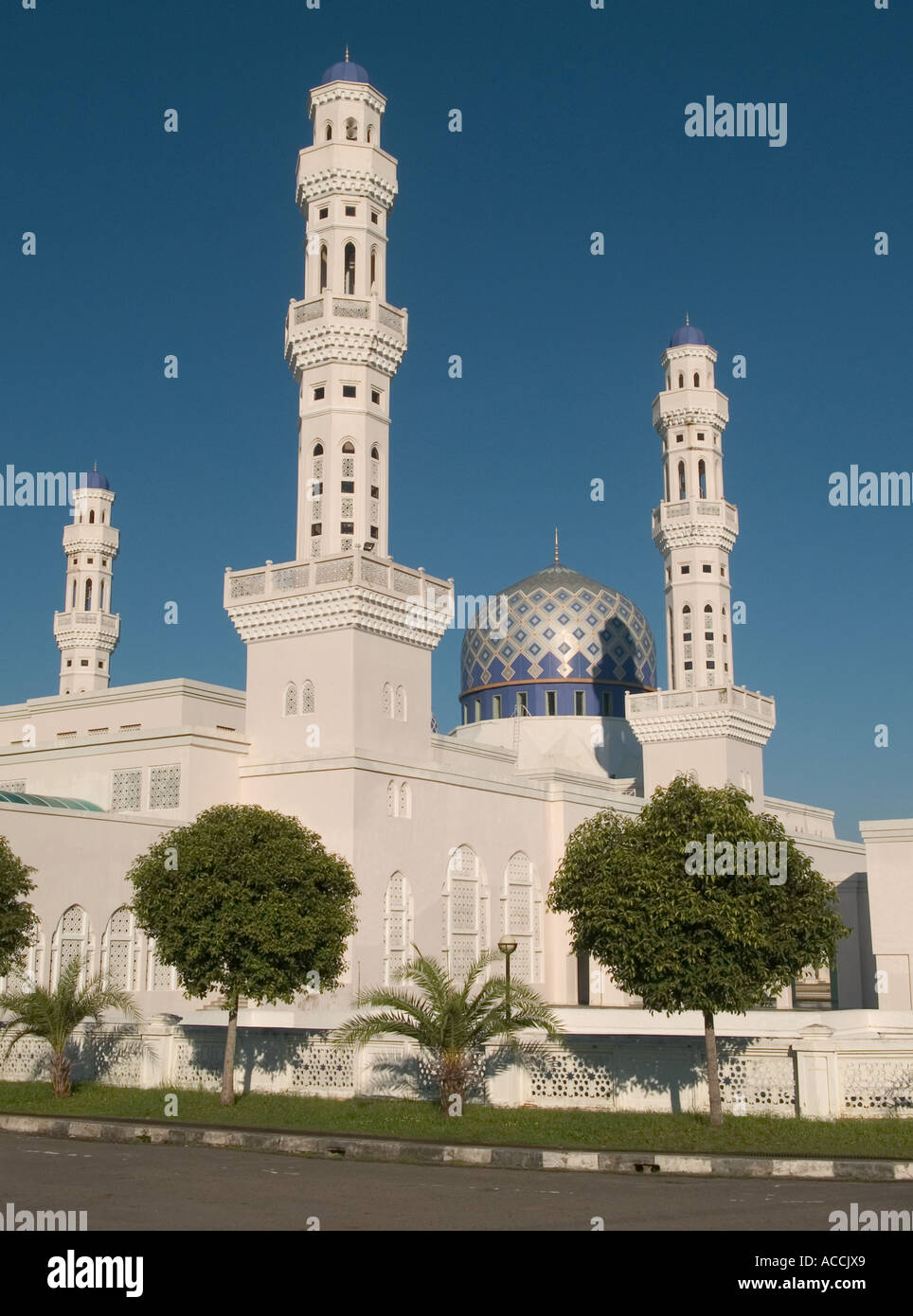 MOSQUE, LIKAS, KOTA KINABALU, SABAH, MALAYSIA Stock Photo - Alamy