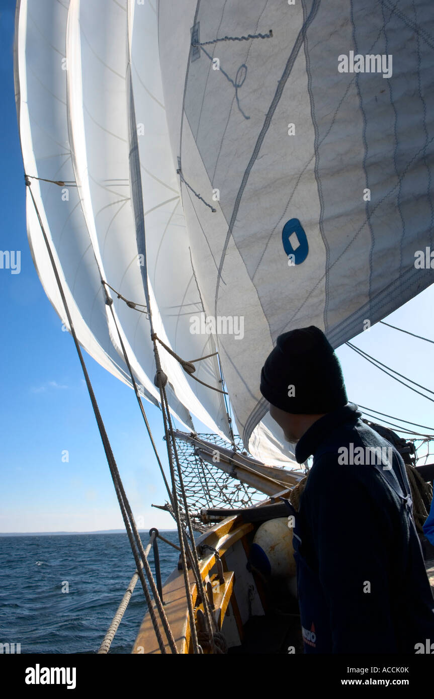 Man on sailing ship hi-res stock photography and images - Alamy