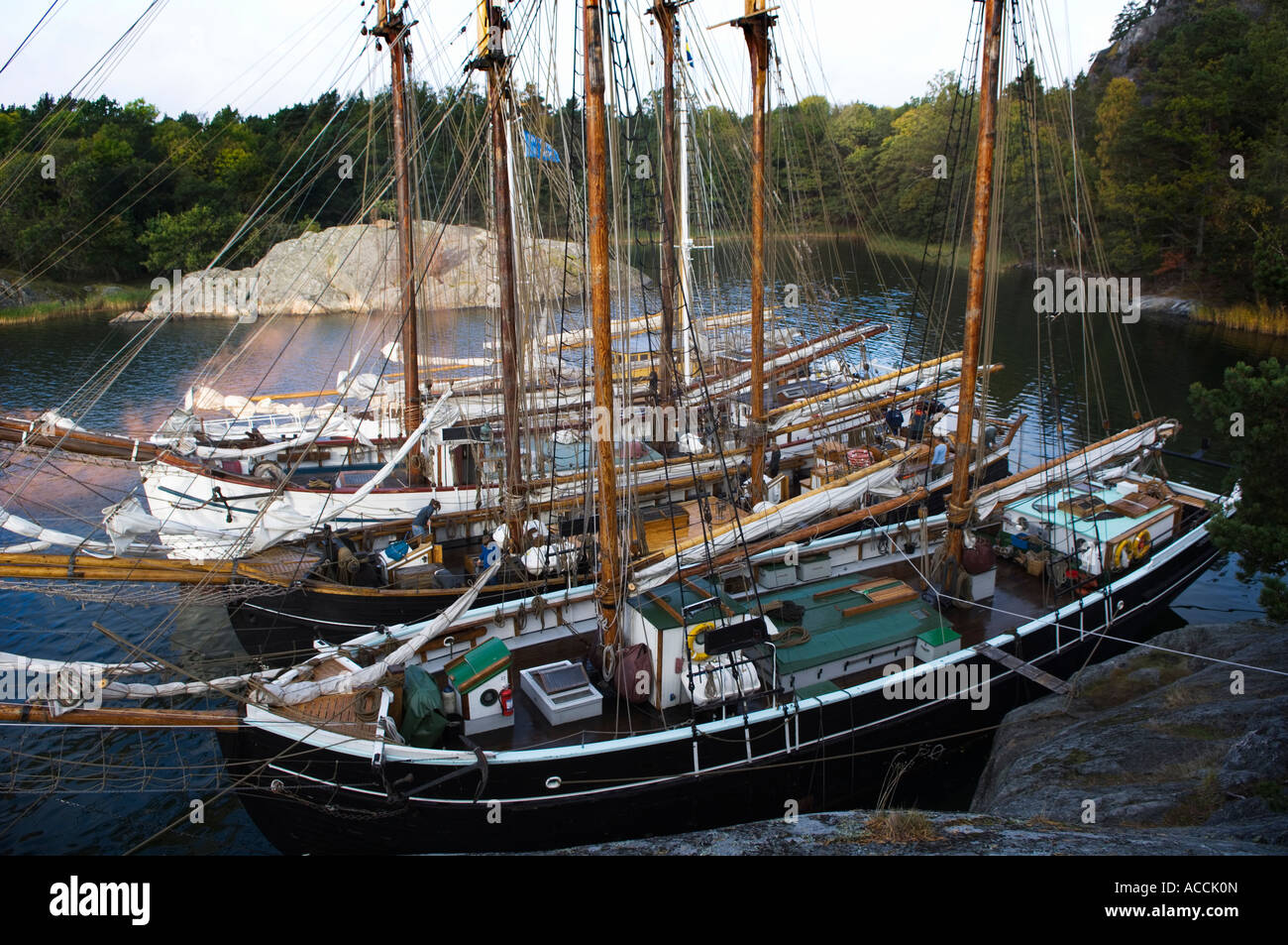 Ships at the bay hi-res stock photography and images - Alamy