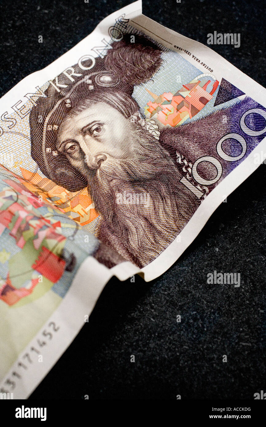 A lumpy bill close-up Stock Photo - Alamy