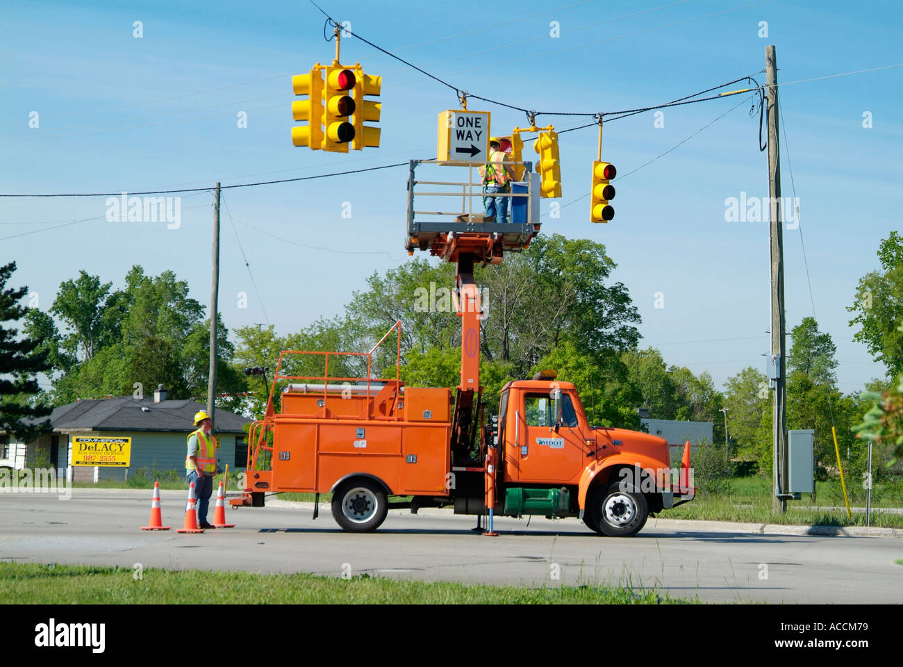 Traffic light repair hi-res stock photography and images - Alamy