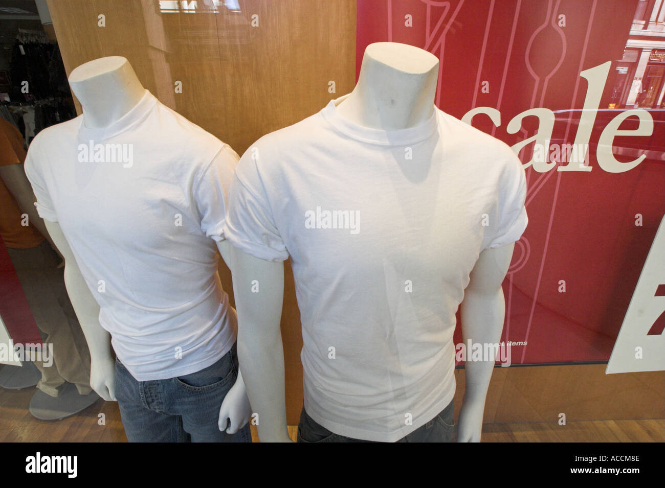 Headless model hi-res stock photography and images - Alamy