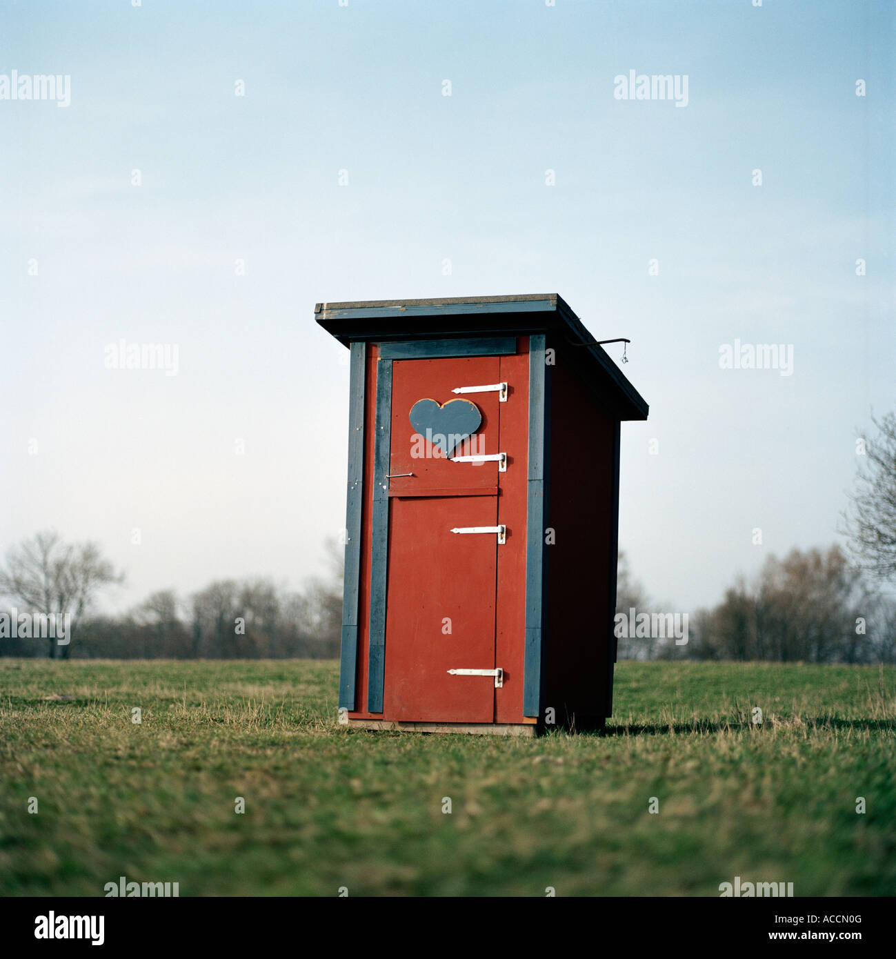 An outdoor loo Stock Photo - Alamy