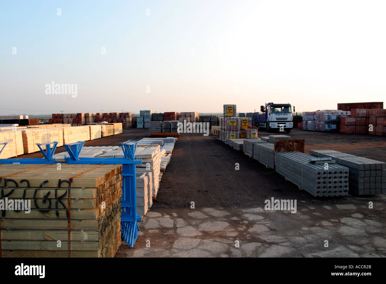 Builders merchant hi-res stock photography and images - Alamy
