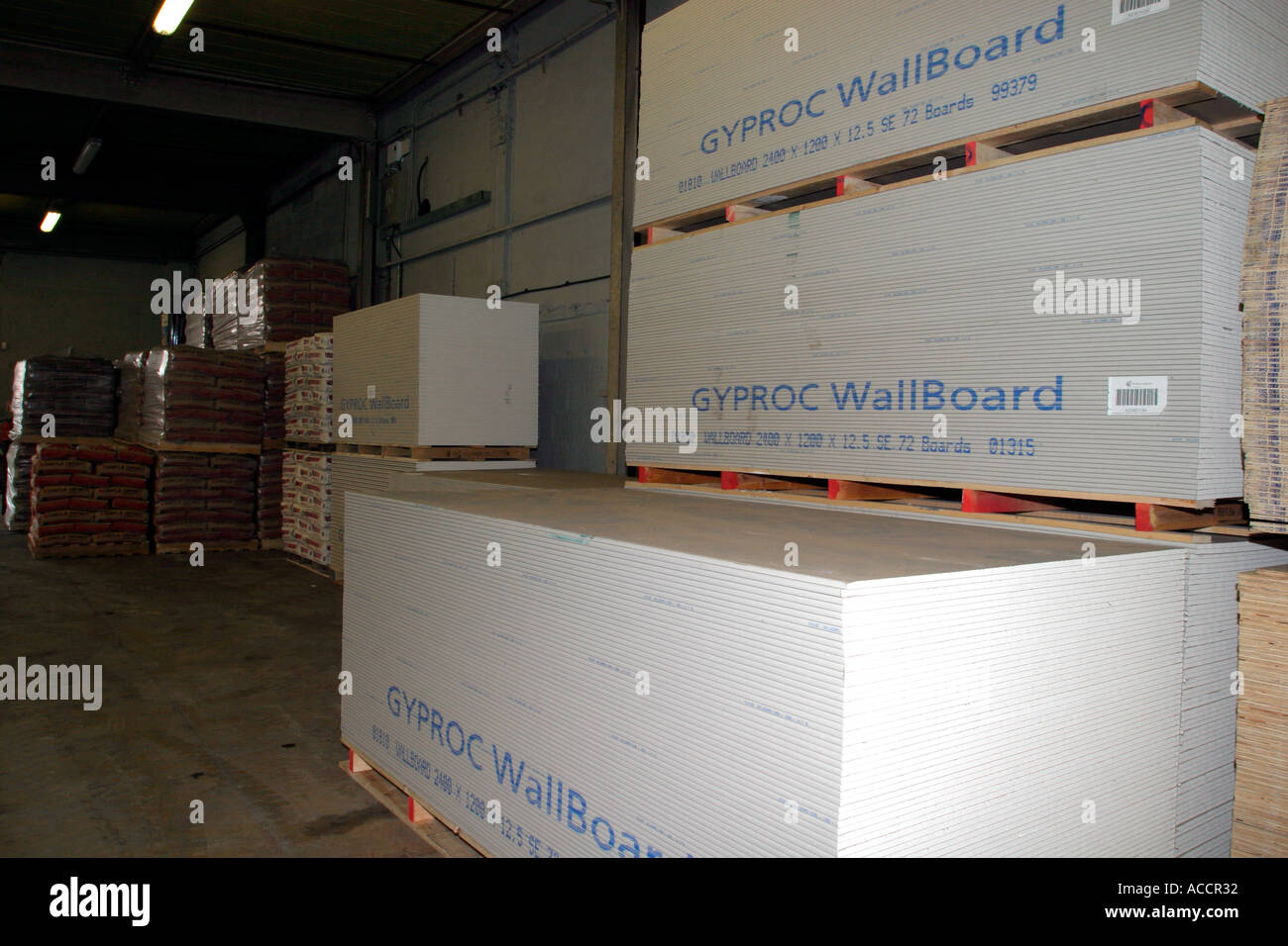 Diy builders merchant total timber hi-res stock photography and images ...