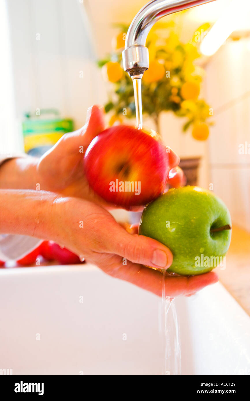 Water rinse fruit vegetables hi-res stock photography and images - Alamy