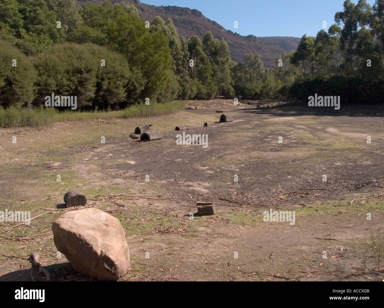 Dry river bed australia hi-res stock photography and images - Alamy