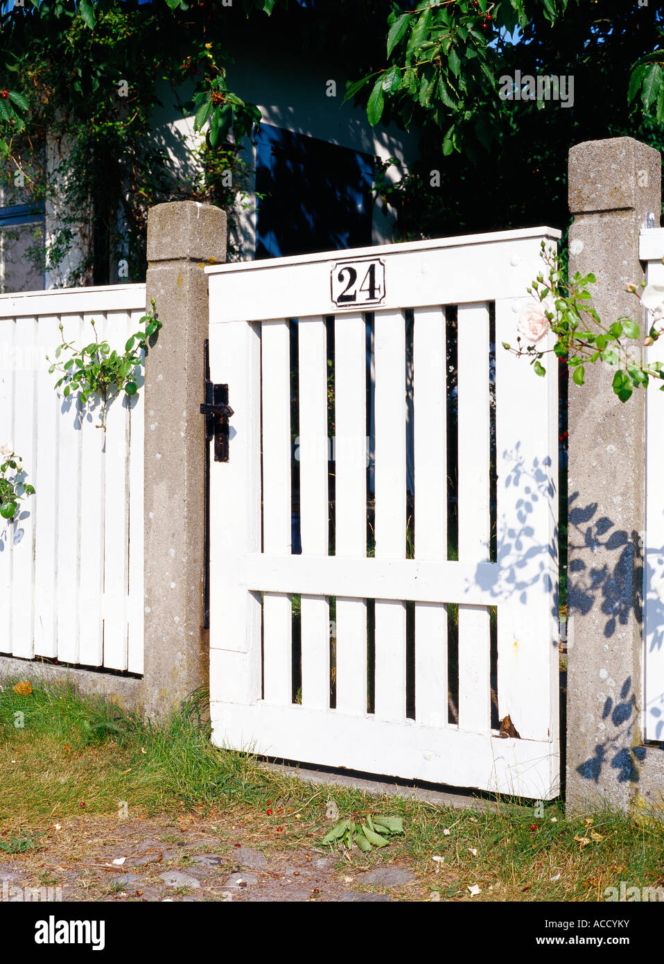 A closed gate Stock Photo - Alamy