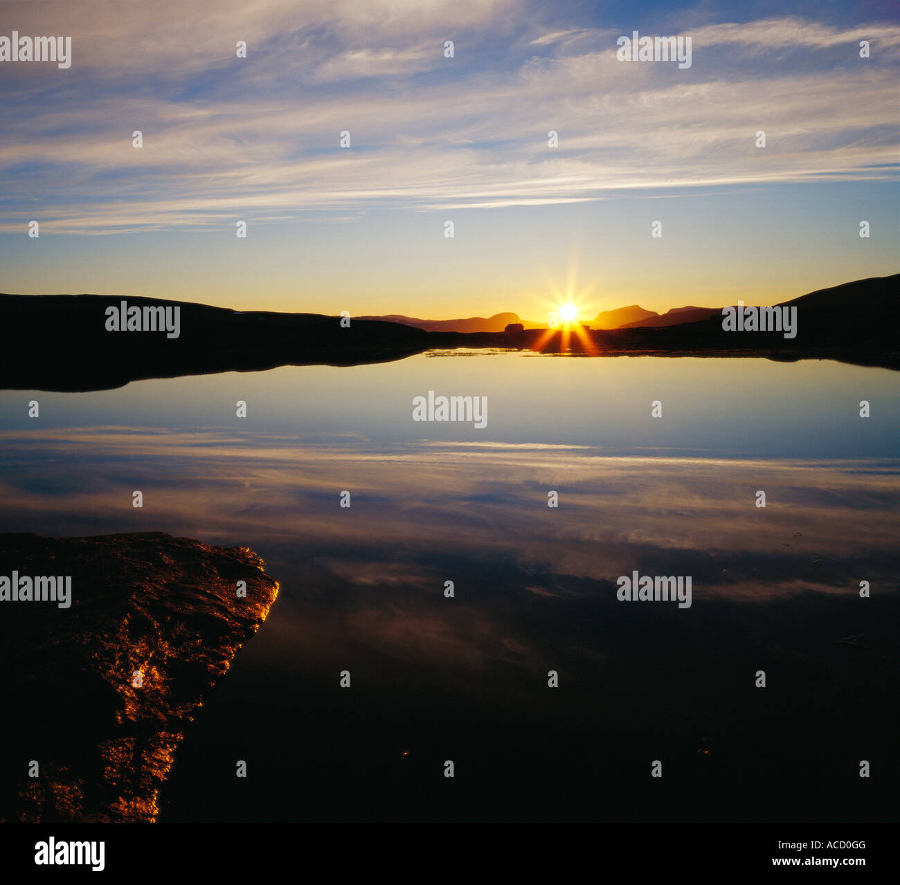 Sunset over lake calm dawn hi-res stock photography and images - Alamy