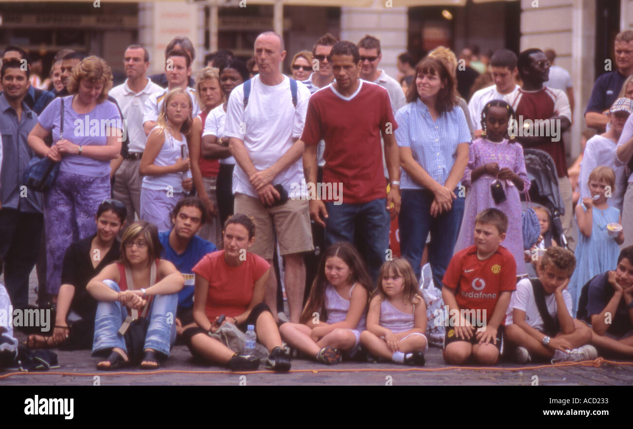 audience watching street performer at Covent Garden London England ...