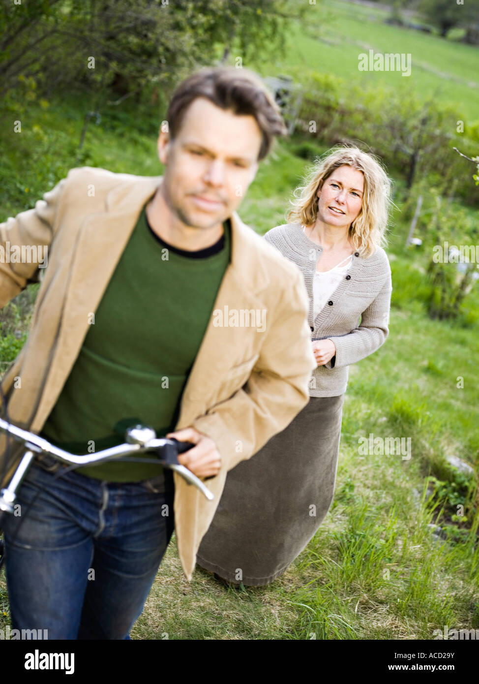 A man leaving a woman Stock Photo - Alamy