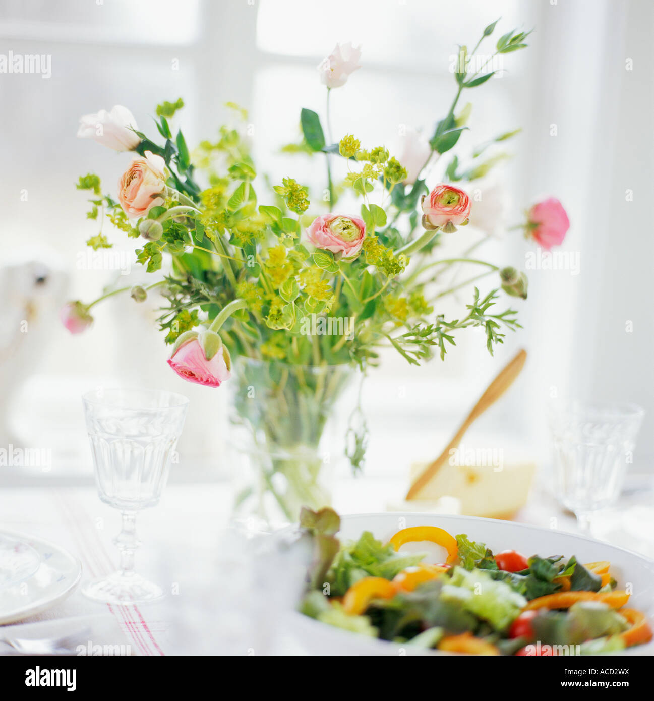 Flowers on a table Stock Photo - Alamy