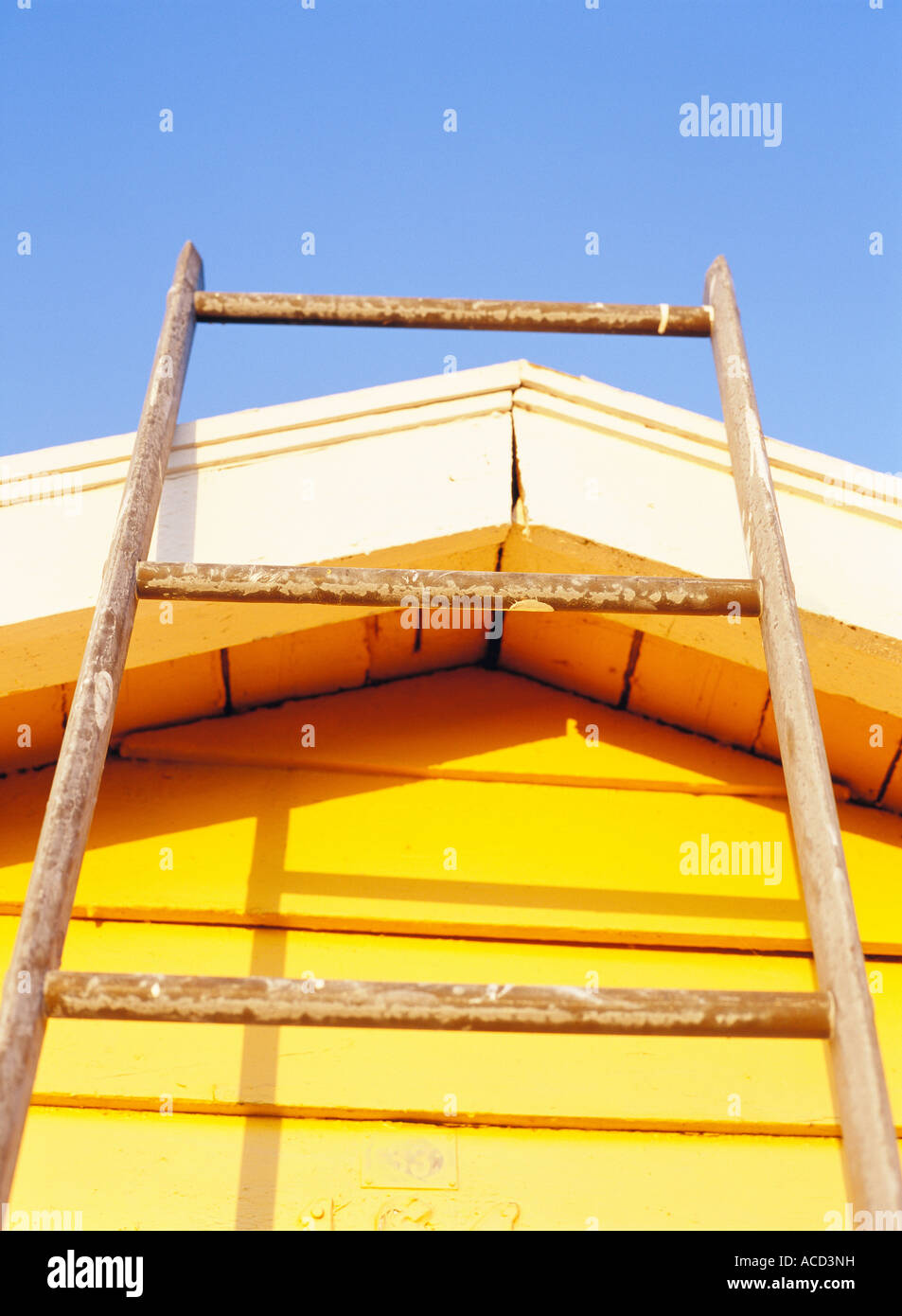 A ladder and a house Stock Photo - Alamy