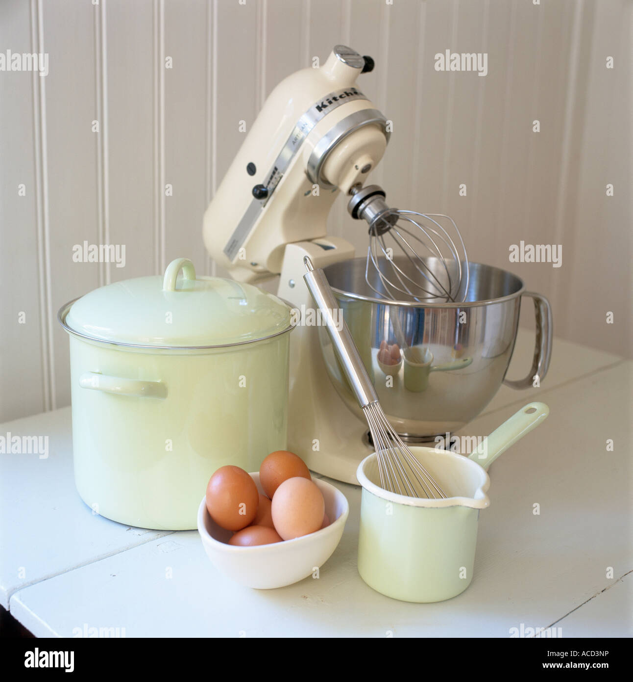 1950s food cooking eggs hi-res stock photography and images - Alamy