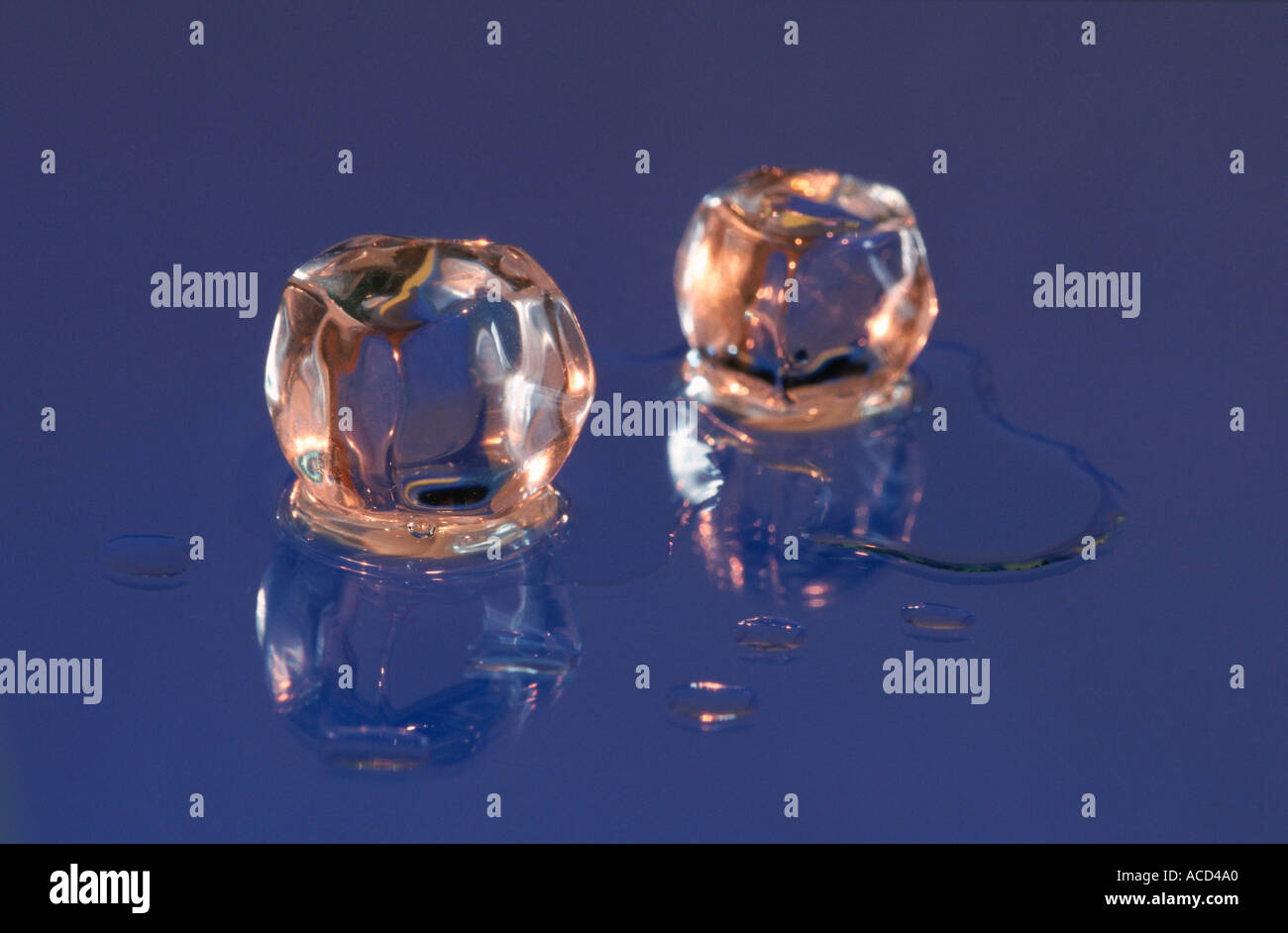 Ice cubes Eiswuerfel Wassersymbolik water symbolism Eis Querformat ...