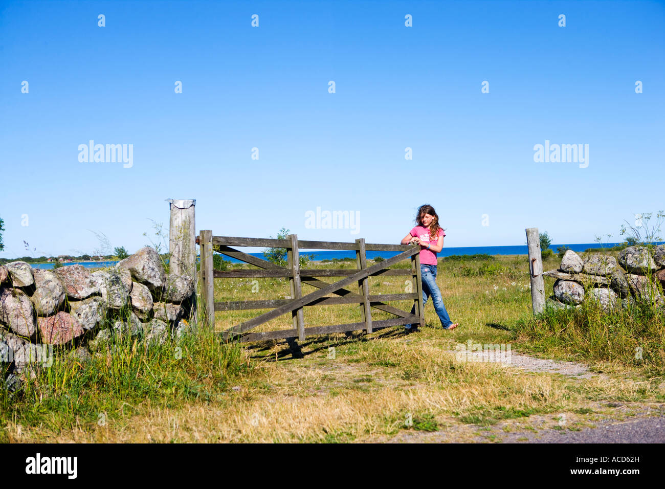 Opening as would a gate hi-res stock photography and images - Alamy