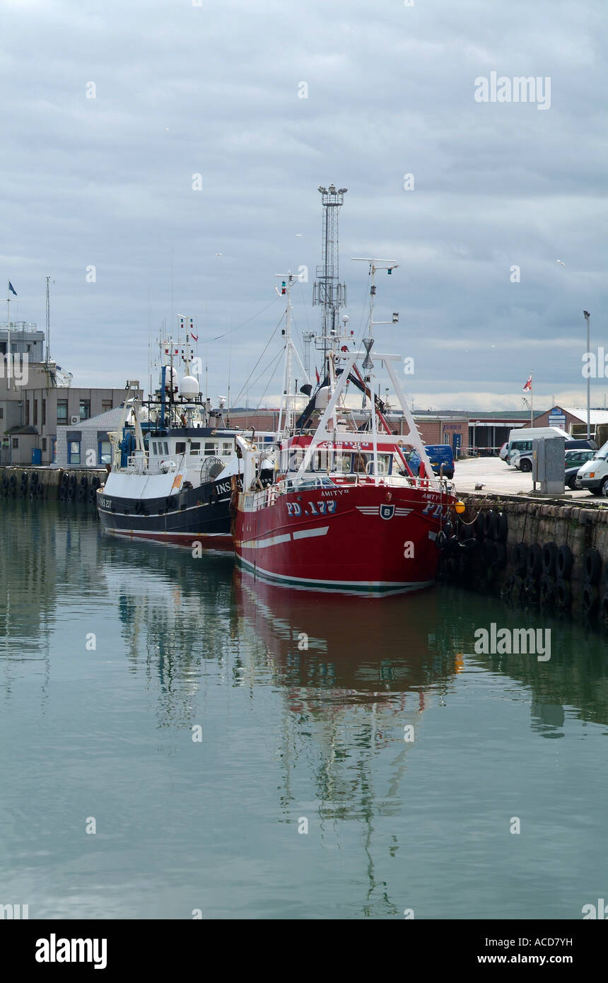 Aberdeen fishing trawlers scotland hi-res stock photography and images ...