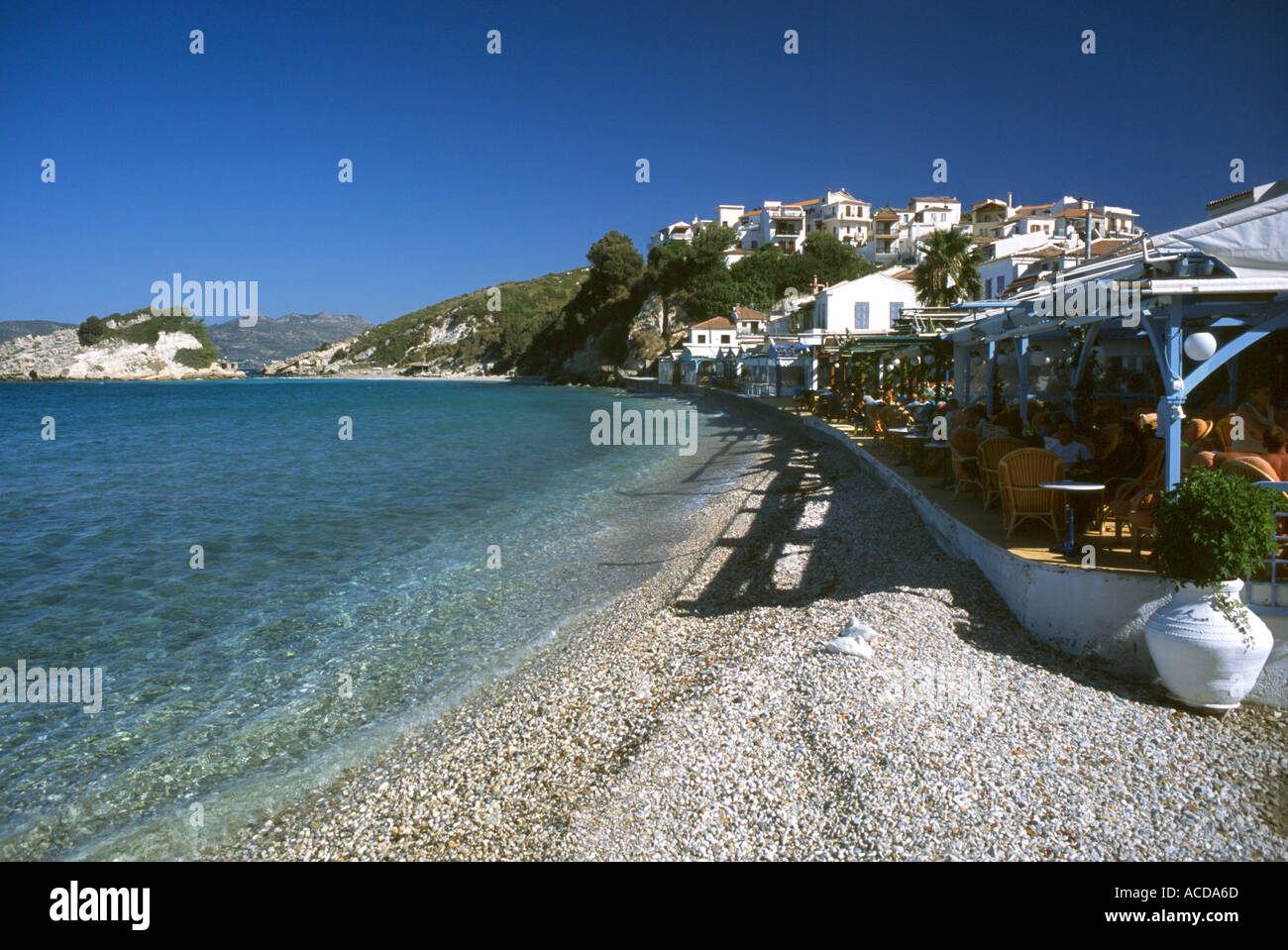 Waterfront tavernas restaurants cafes hi-res stock photography and ...