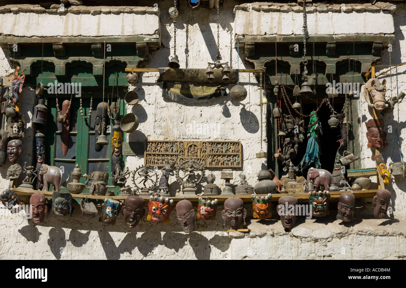 Handicrafts kashmir hi-res stock photography and images - Alamy