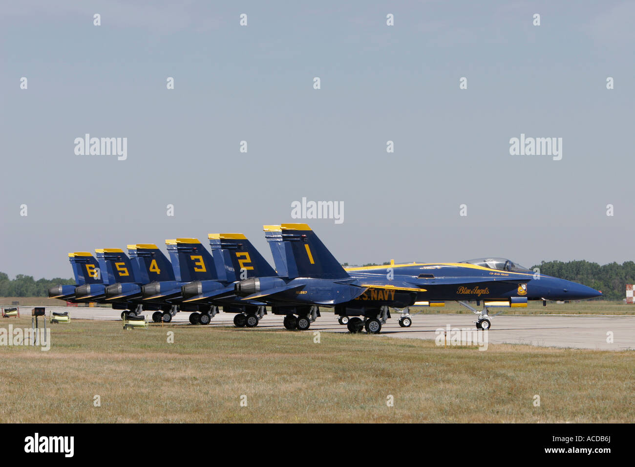 Blue angels team hi-res stock photography and images - Alamy