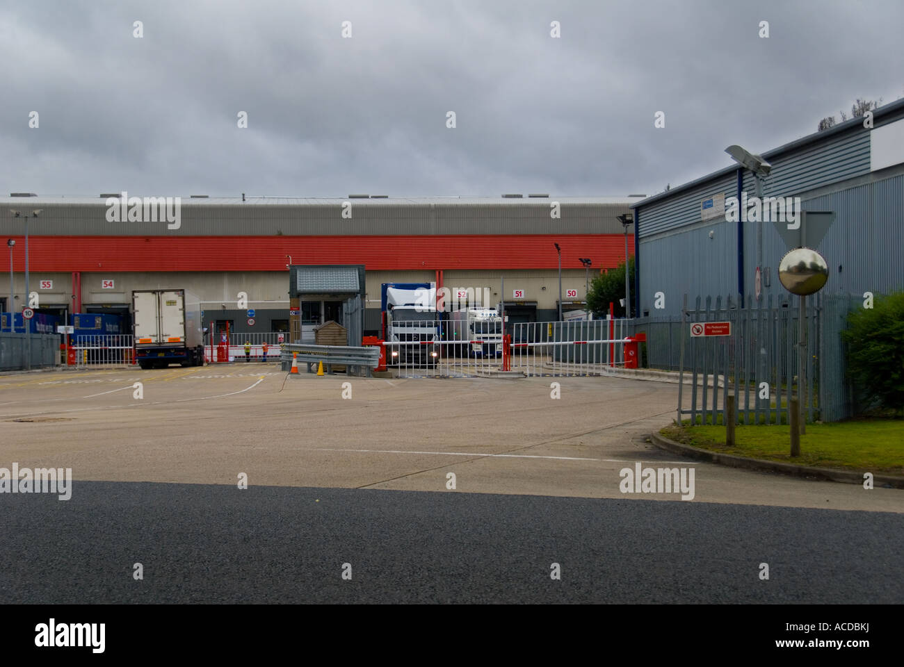 A Distribution Logistics Centre Stock Photo - Alamy
