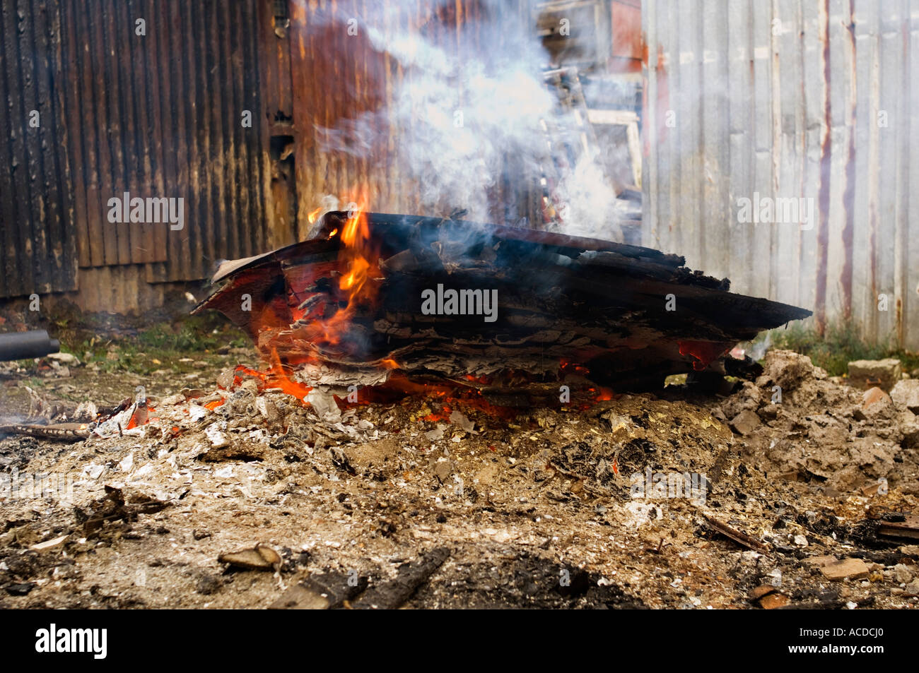 Rubbish being burned in hi-res stock photography and images - Alamy