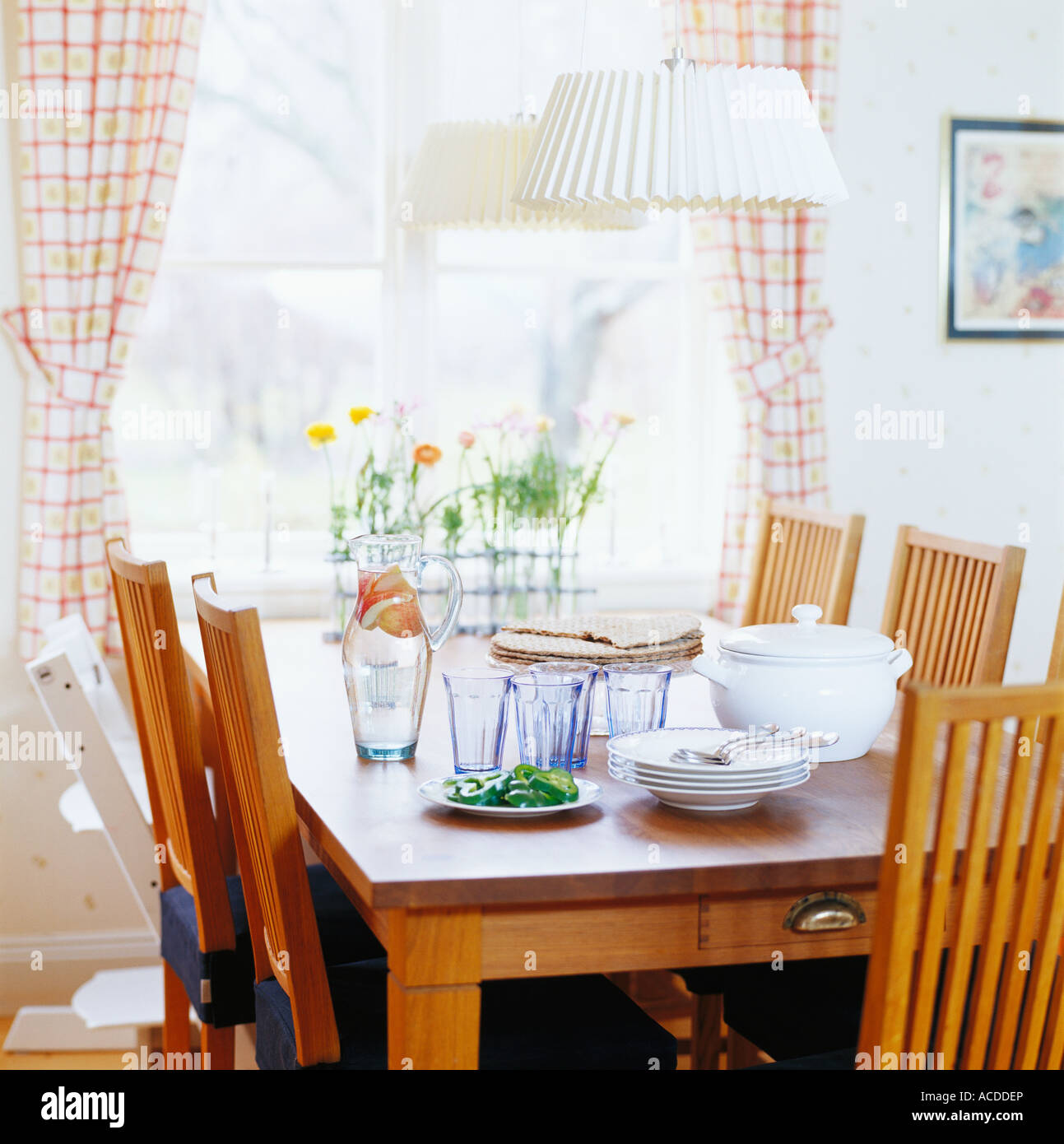 A kitchen table Stock Photo - Alamy