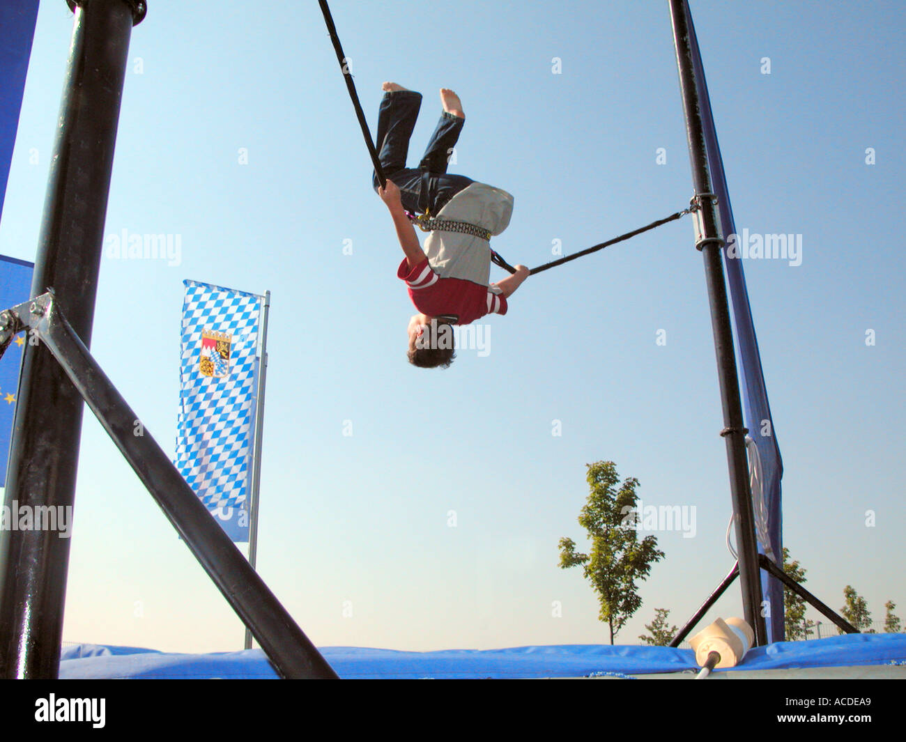 Bungee jumping symbol hi-res stock photography and images - Alamy