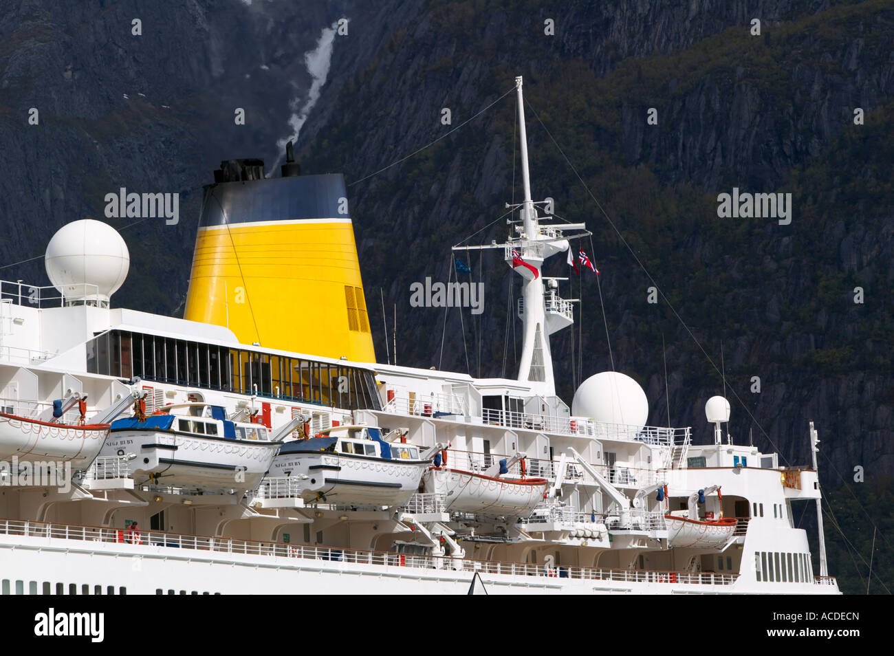 Saga Ruby cruise ship berthed at Eidfjord, Hordaland, Norway Stock ...