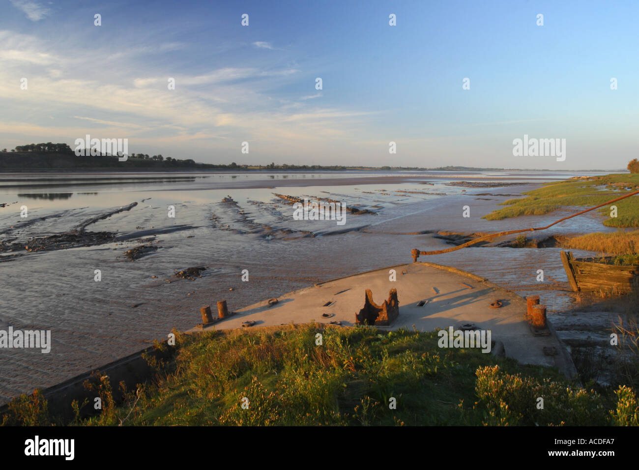 Old barge on mudflats hi-res stock photography and images - Alamy