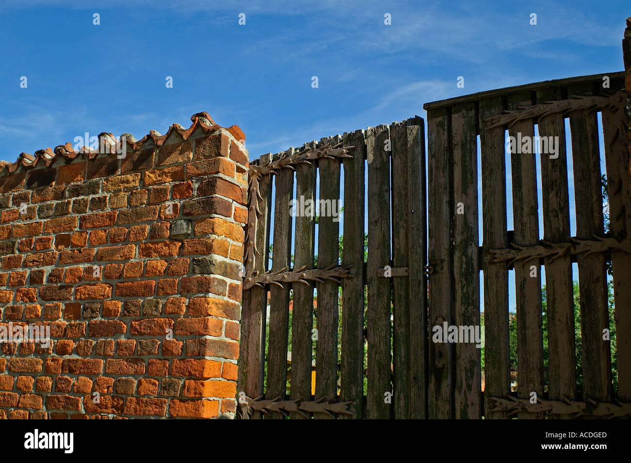 Red gate wall hi-res stock photography and images - Alamy