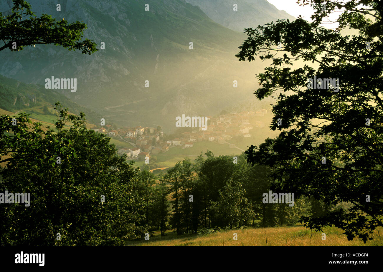 Village sotres hi-res stock photography and images - Alamy