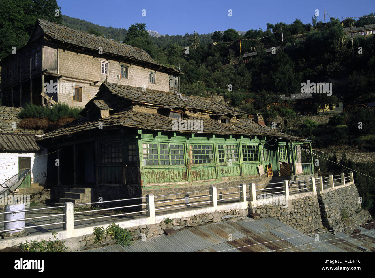 Traditional wooden house in Kalpa HP India Stock Photo - Alamy