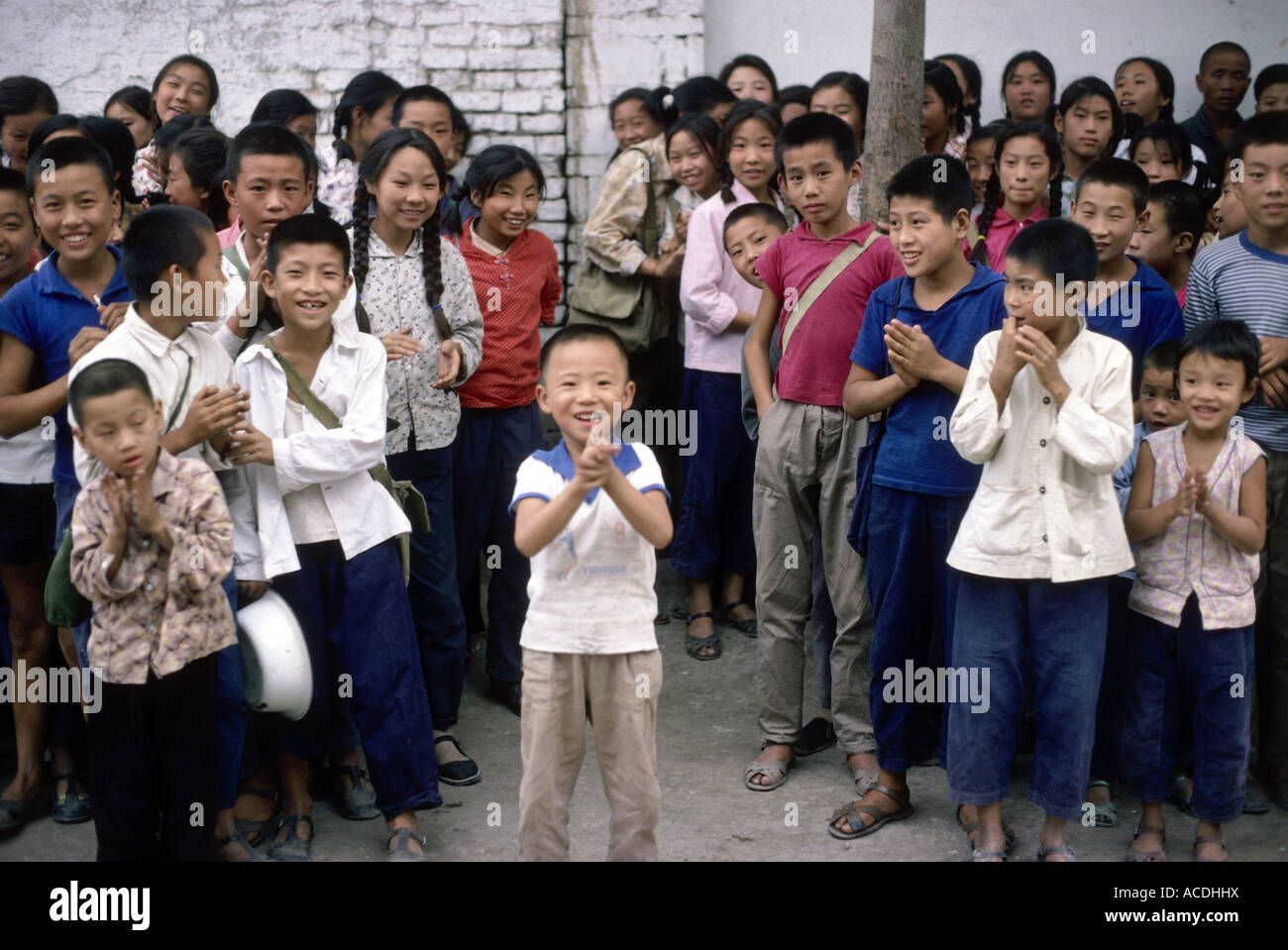 Chinese group of people hi-res stock photography and images - Alamy